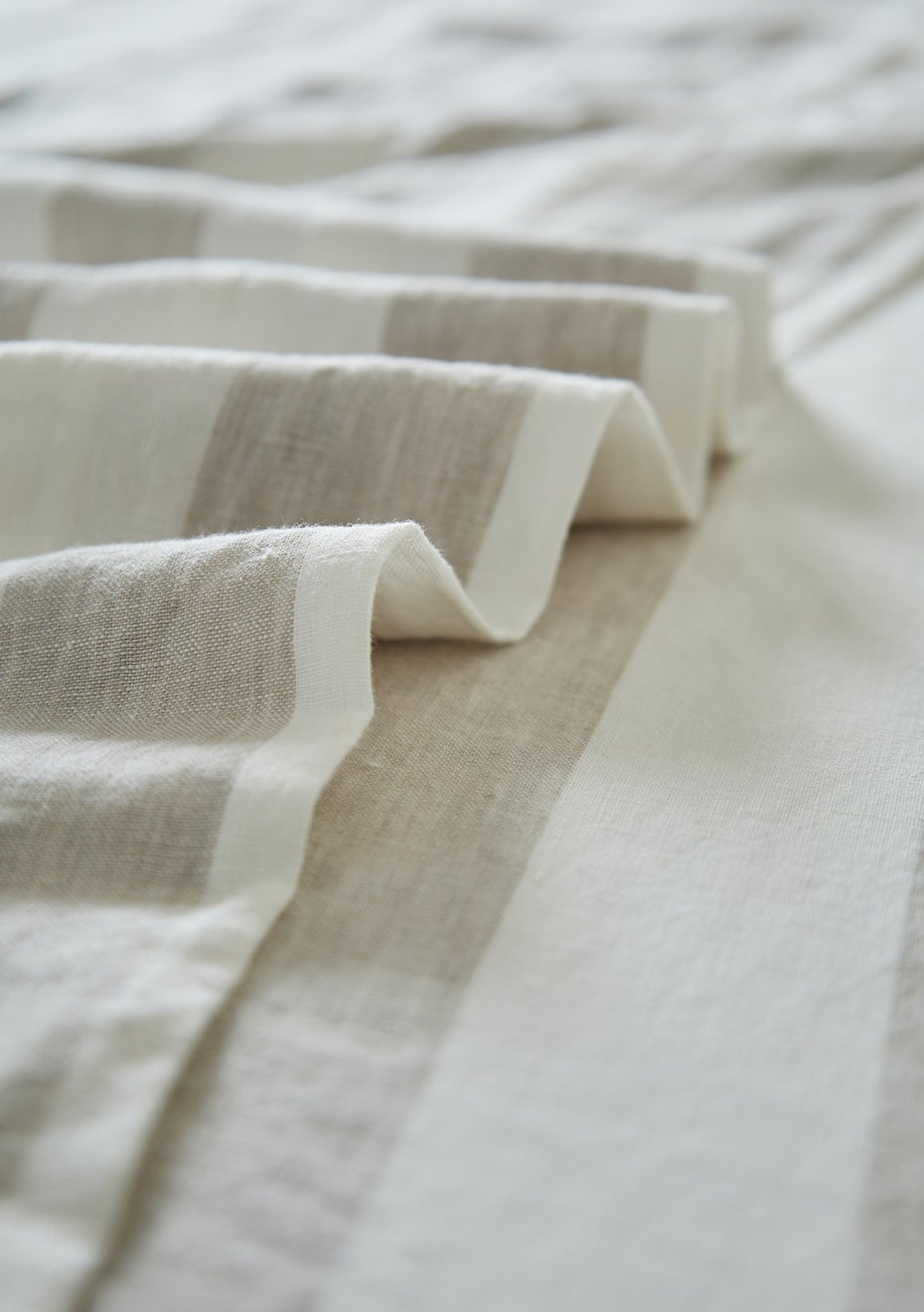 George Collective - 100% French Linen Flat Sheet - Super King - Natural ...